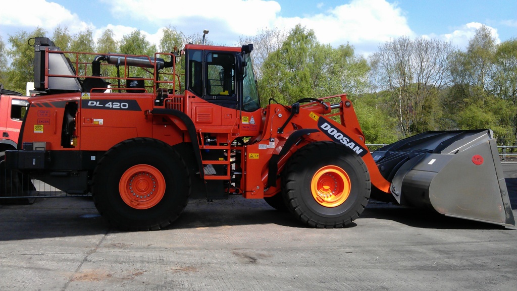 Doosan DL420 Loading Shovel ‹ Arctic Airconditioning Gallery