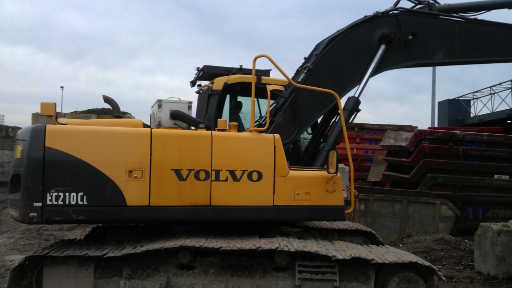 Recycling plant Volvo EC210CL excavator with Large Arctic Air cabin ...